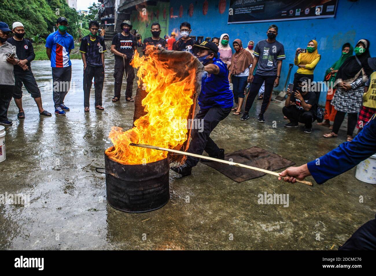 Vertical Rescue Indonesia training the community in handling fire ...