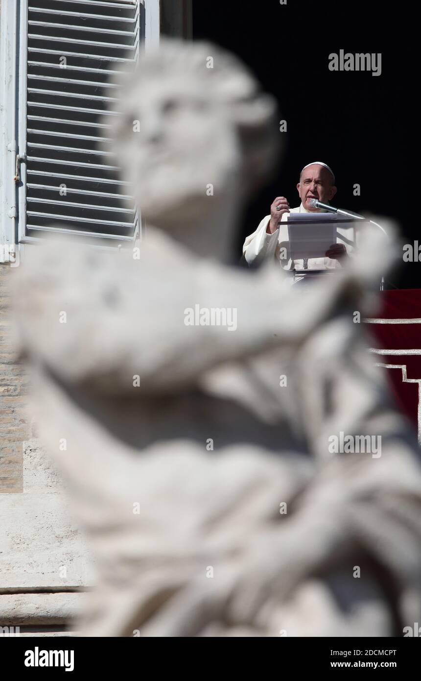 Vatican City. 22nd Nov, 2020. POPE FRANCIS delivers Angelus prayer from ...
