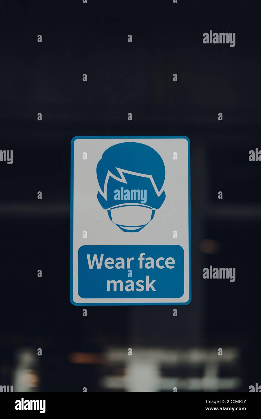 Wear face mask sign hi-res stock photography and images - Alamy
