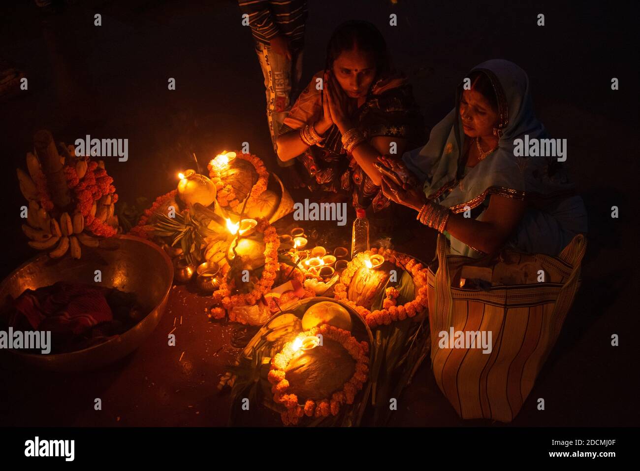 Kalyani, India. 21st Nov, 2020. A vedic festival of Hindus dedicated to ...