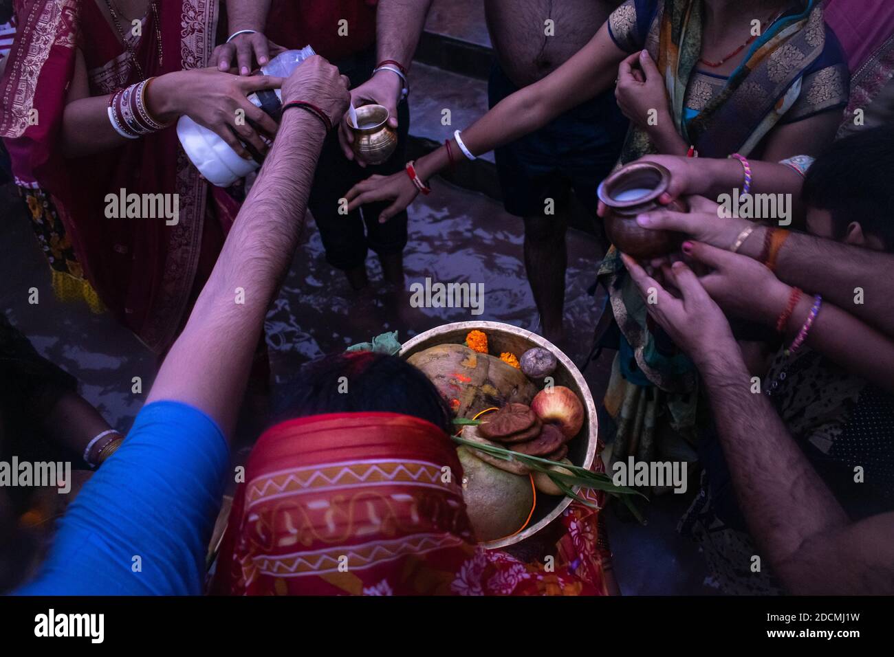 Kalyani, India. 21st Nov, 2020. A vedic festival of Hindus dedicated to ...