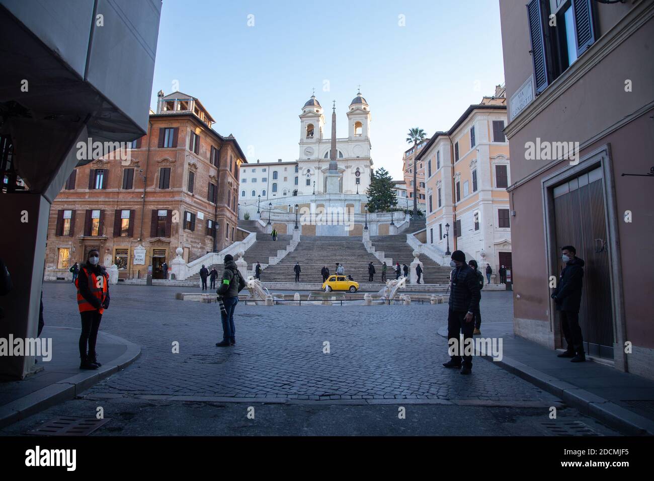 On set filming 2020 hi-res stock photography and images - Alamy