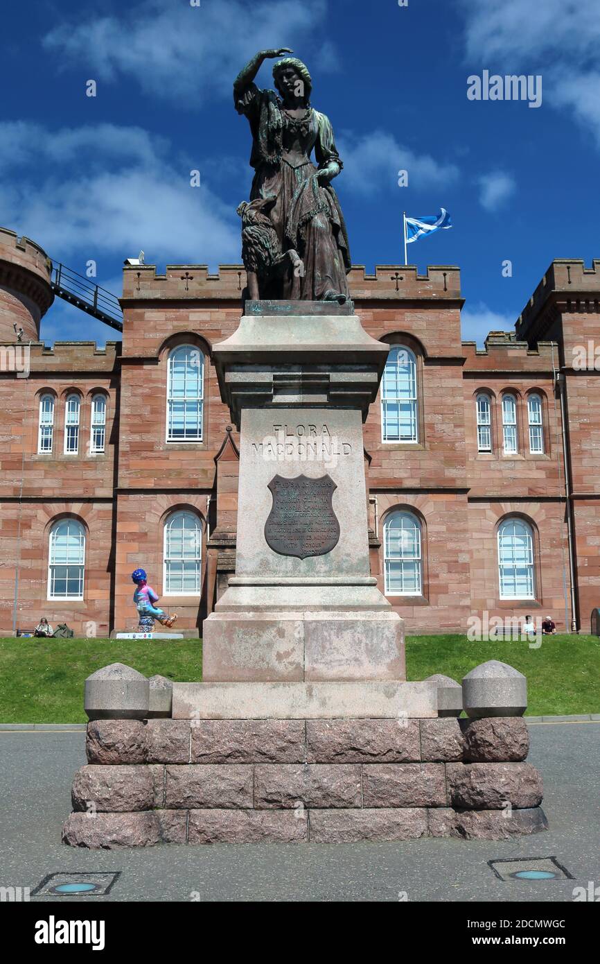 Inverness macdonald statue hi-res stock photography and images - Alamy