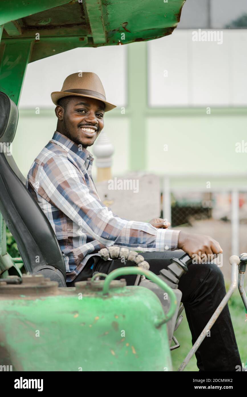 Happy african construction worker hi-res stock photography and images ...