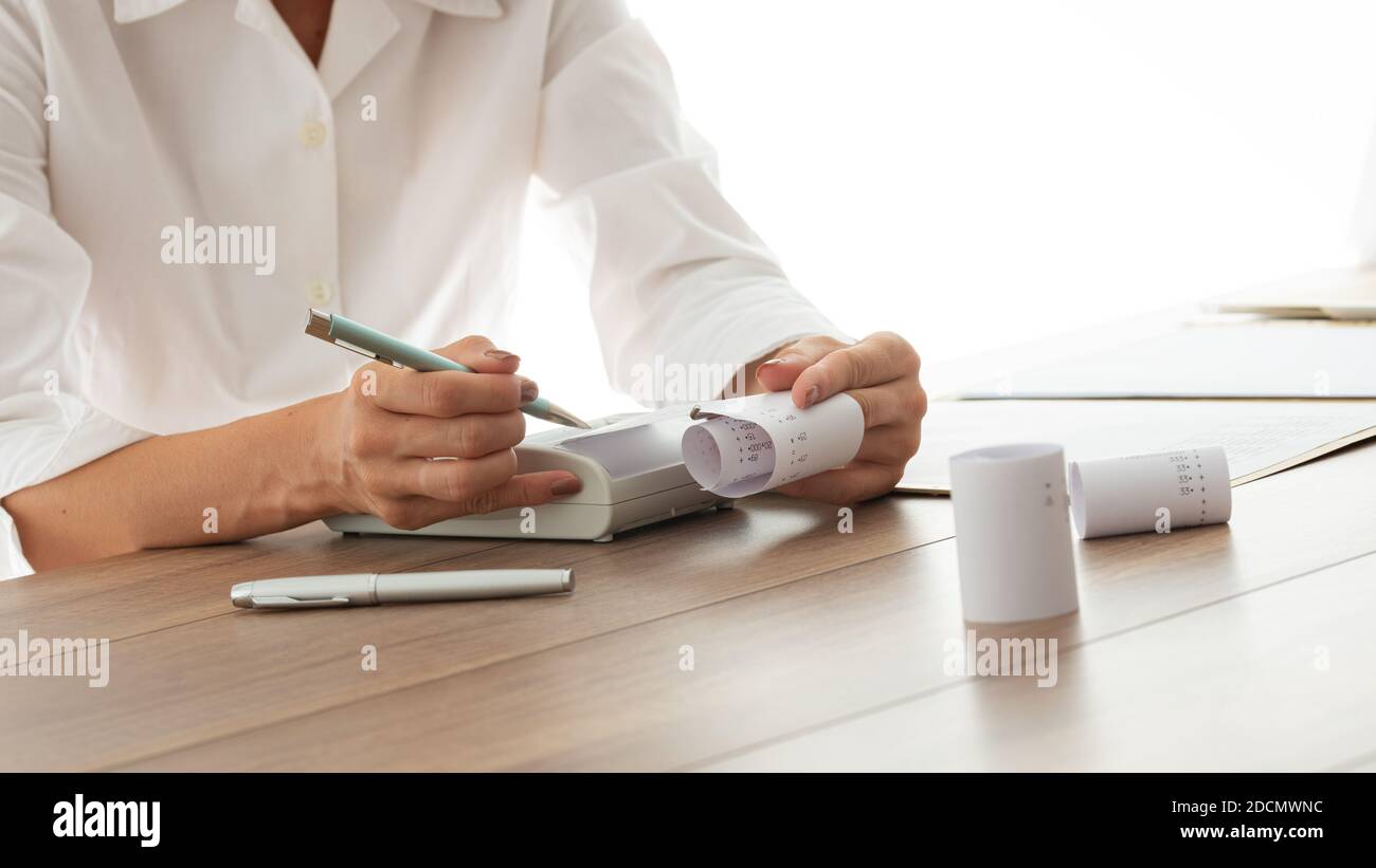Receipt printing hi-res stock photography and images - Alamy