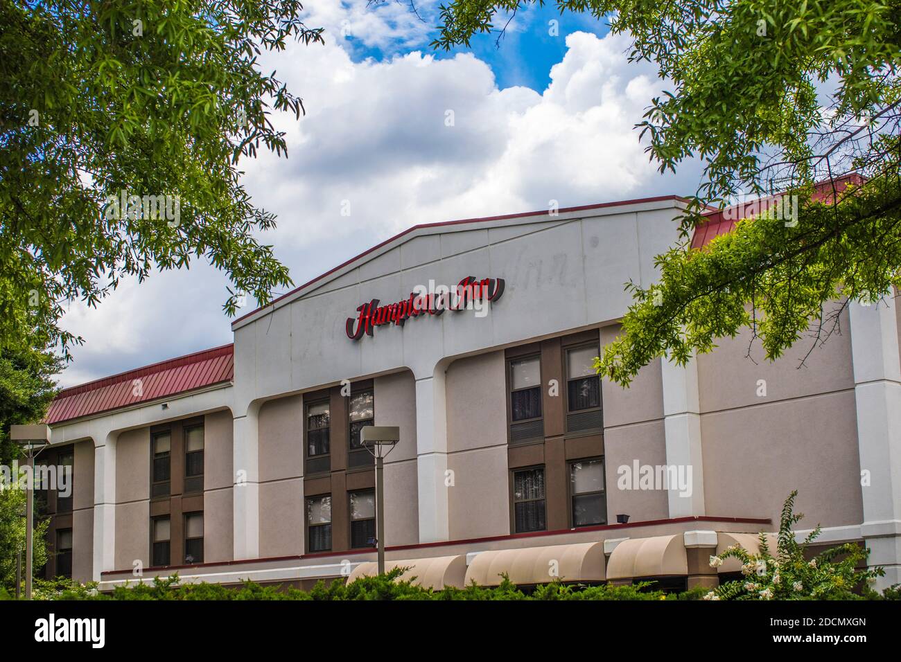 Hampton inn sign hi-res stock photography and images - Alamy