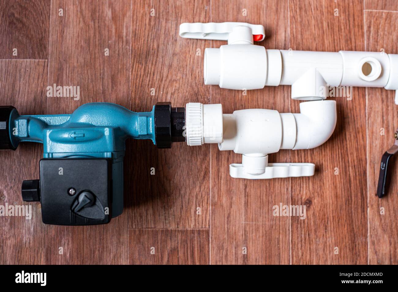 Component parts of the water pipe for the operation of the circulation ...