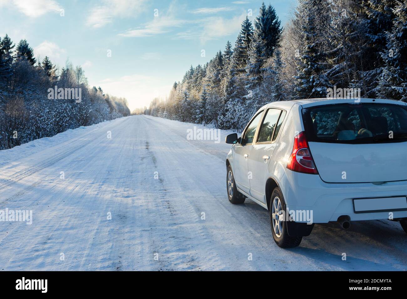 Snowy road norway hi-res stock photography and images - Alamy