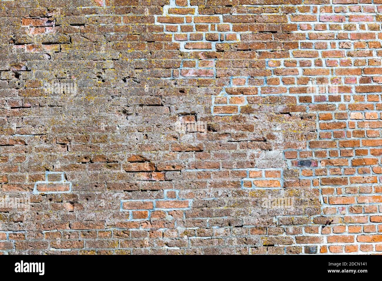 Damaged brickwork hi-res stock photography and images - Alamy