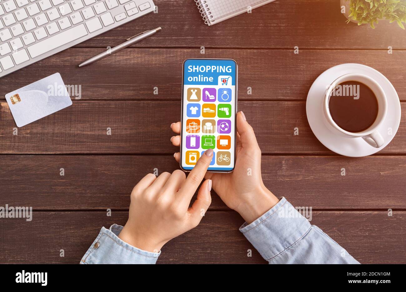 Customer shopping online hi-res stock photography and images - Alamy