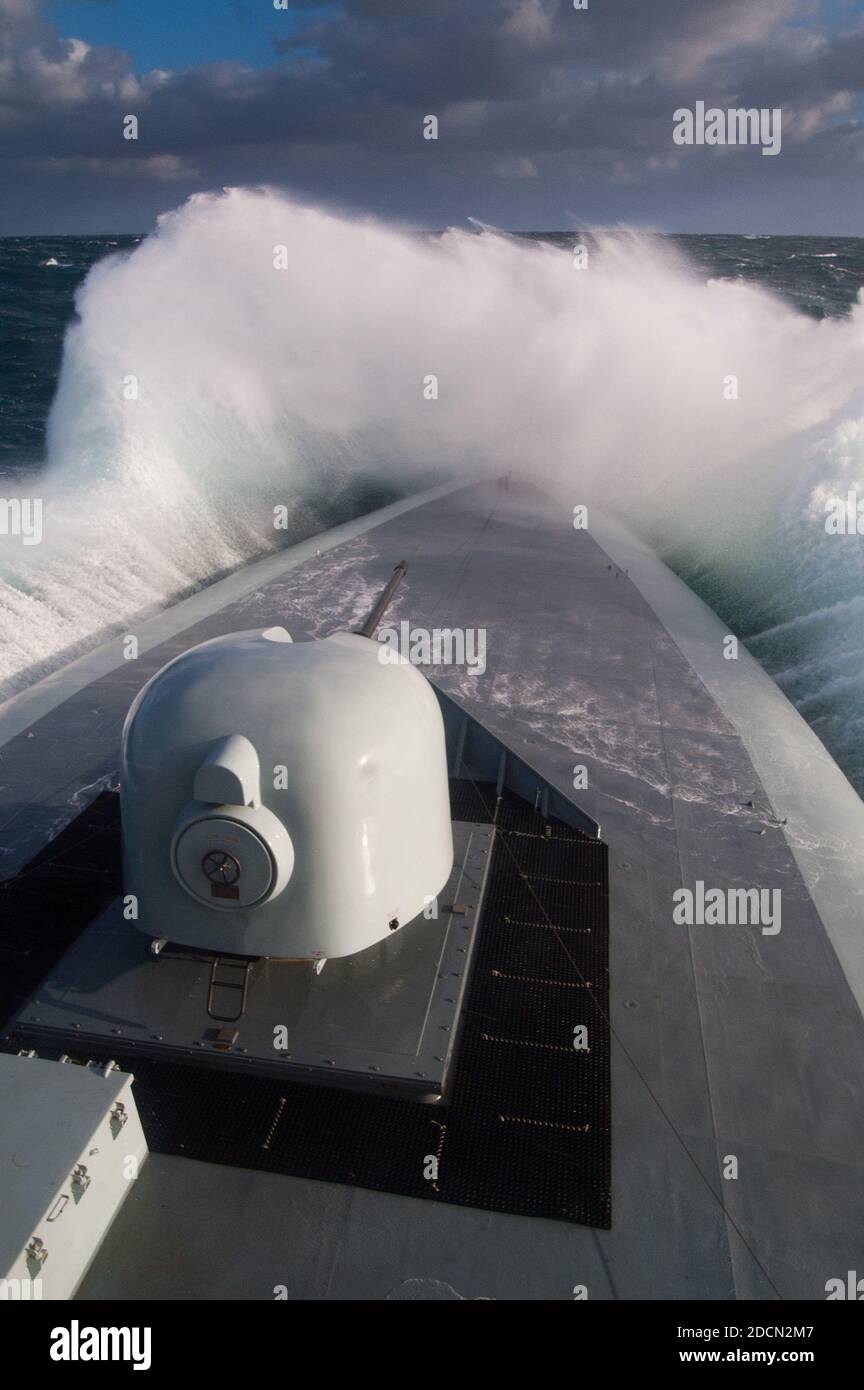 Oto melara 76 hi-res stock photography and images - Alamy