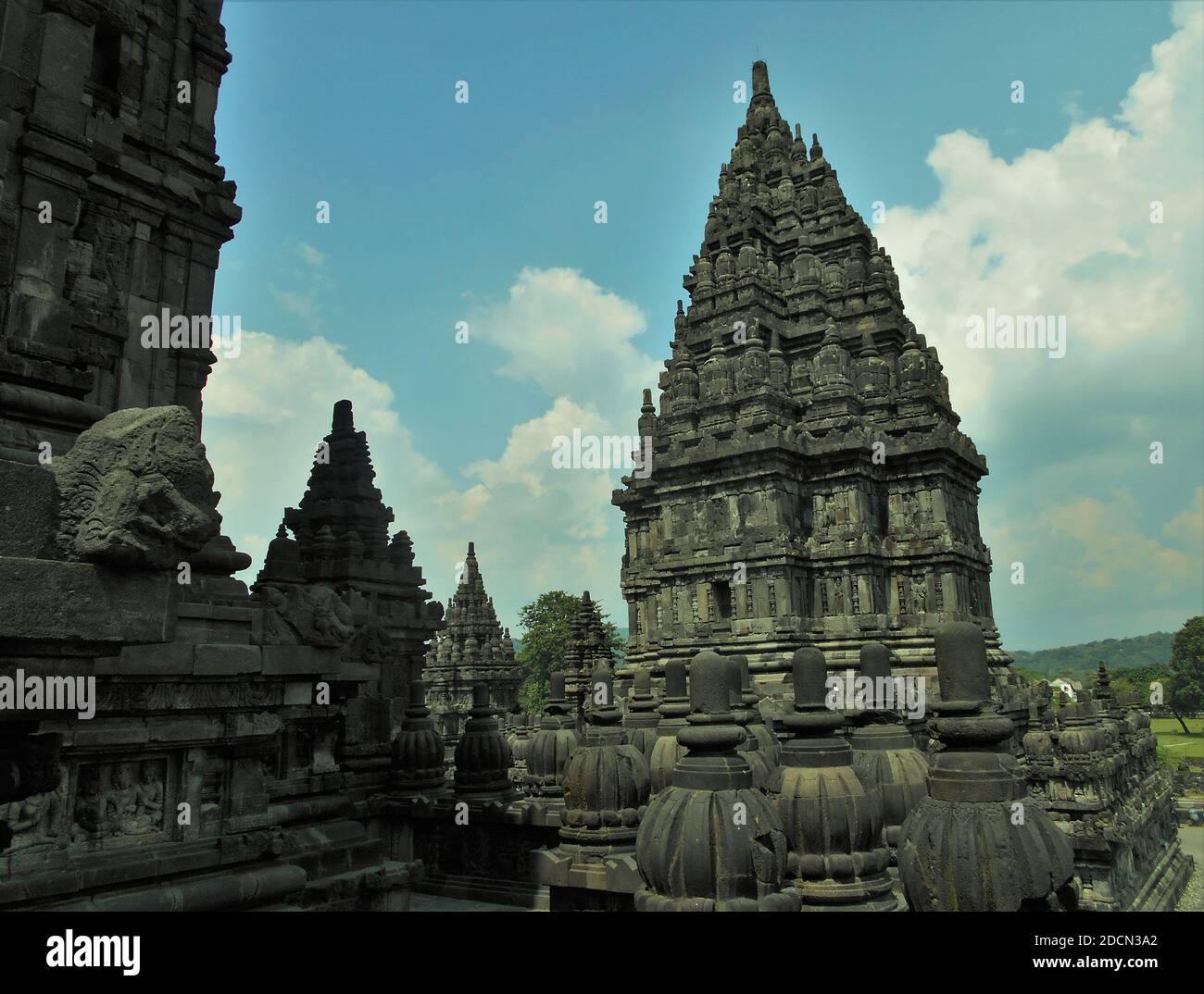 Views of the towers and intricate stone work of the hindu temple Stock ...