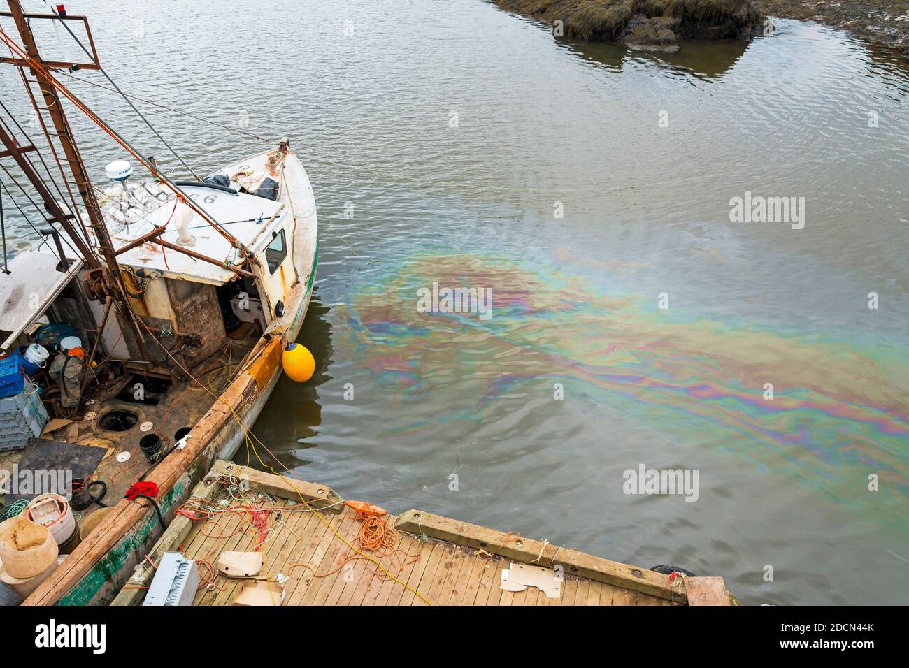 Oil spill response boat hi-res stock photography and images - Alamy