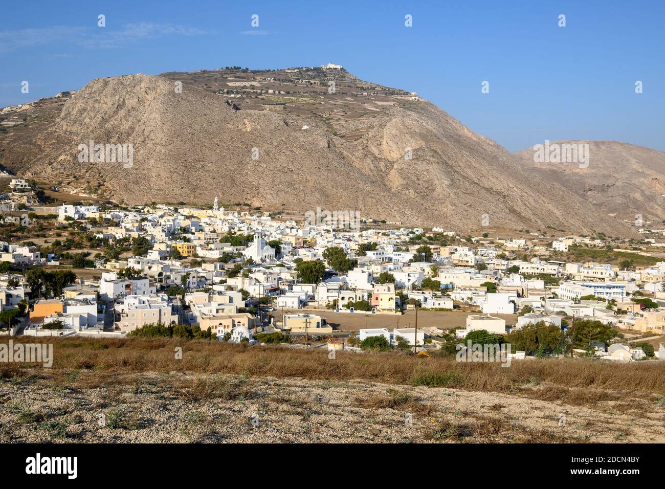 Perissa town sea greek village view hi-res stock photography and images ...