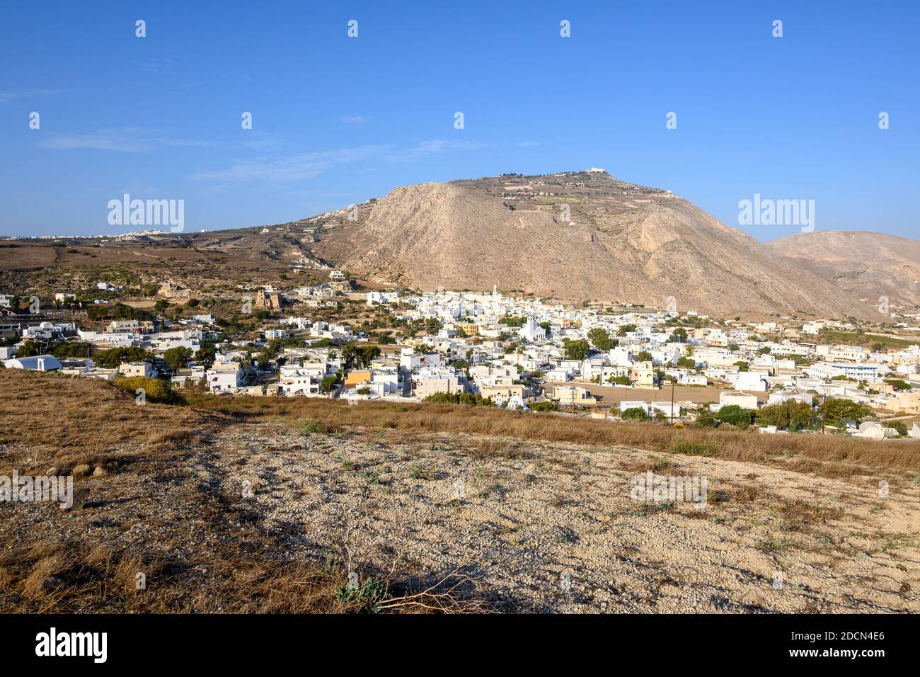 Perissa town sea greek village view hi-res stock photography and images ...