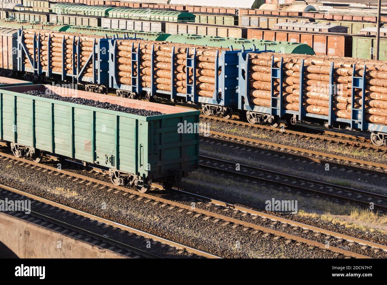 Lumber rail car hi-res stock photography and images - Alamy