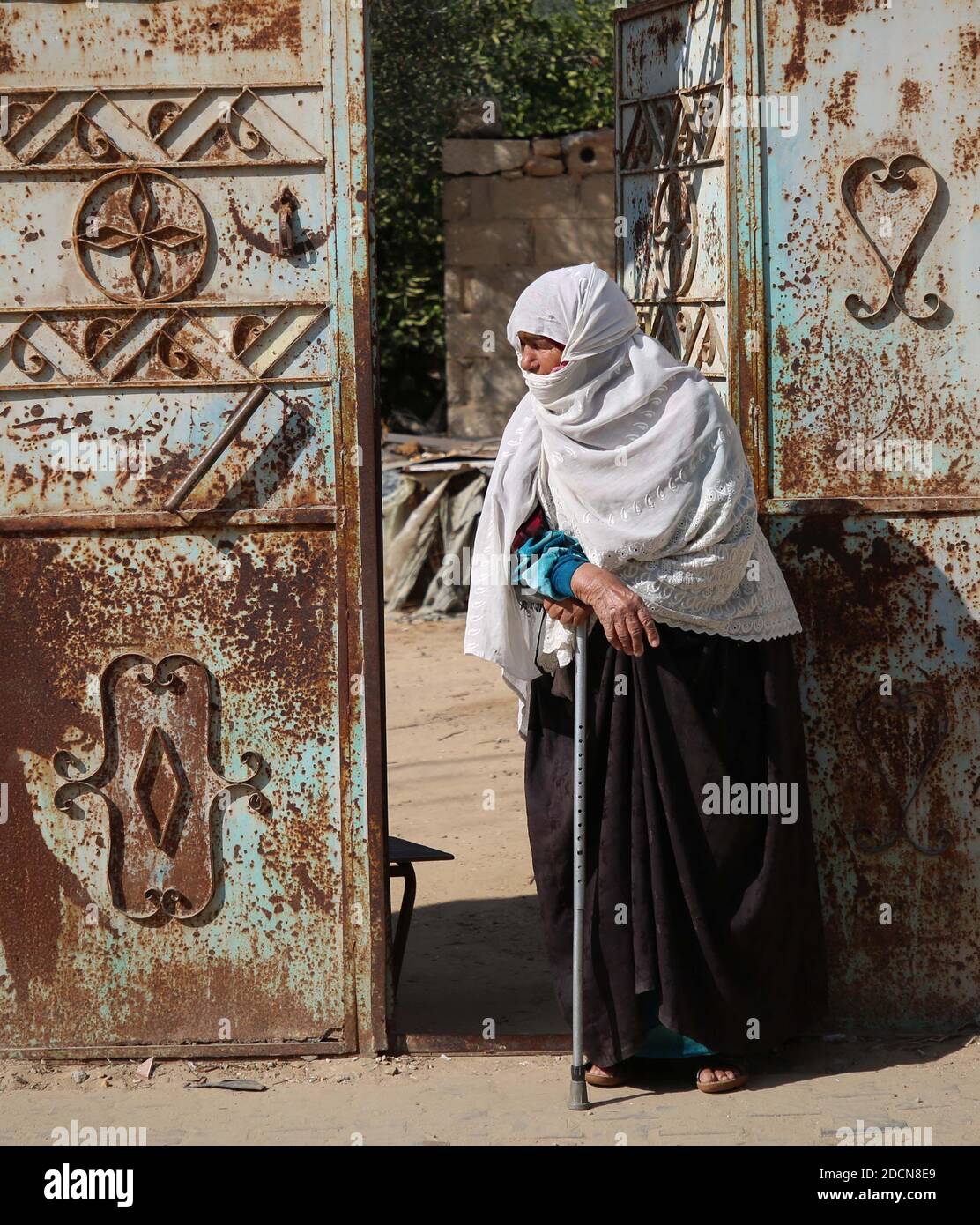 Khan Younis, The Gaza Strip, Palestine. 22nd Nov, 2020. A Palestinian ...