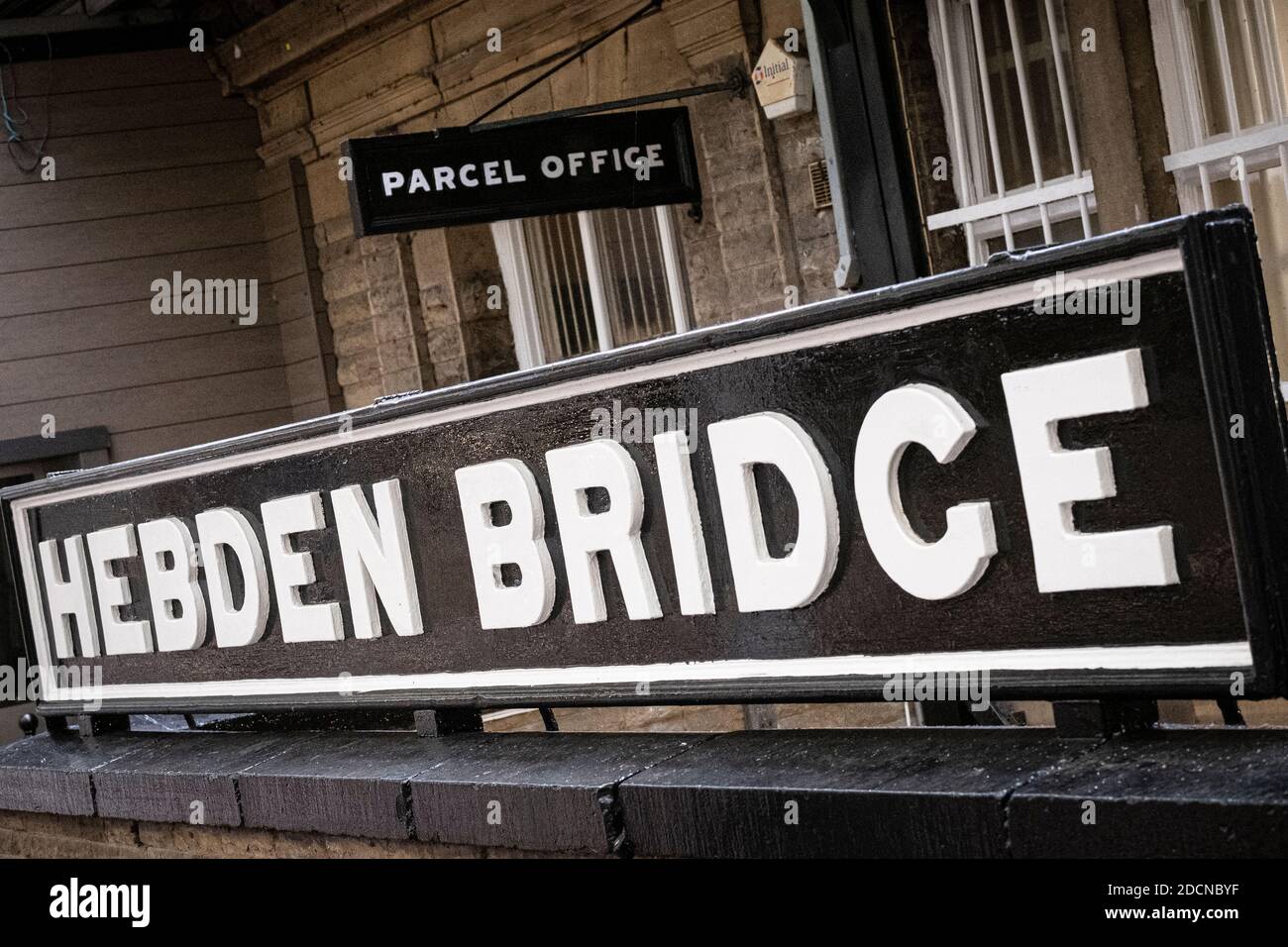 Station bridge way out sign hi-res stock photography and images - Alamy