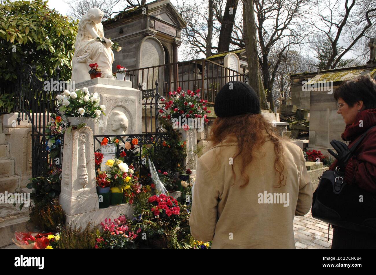 The grave of Frederic Chopin in Pere Lachaise cemetery Paris Stock ...