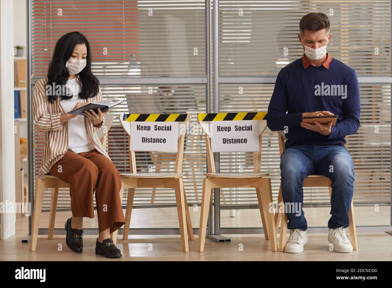 People wearing signs hi-res stock photography and images - Alamy