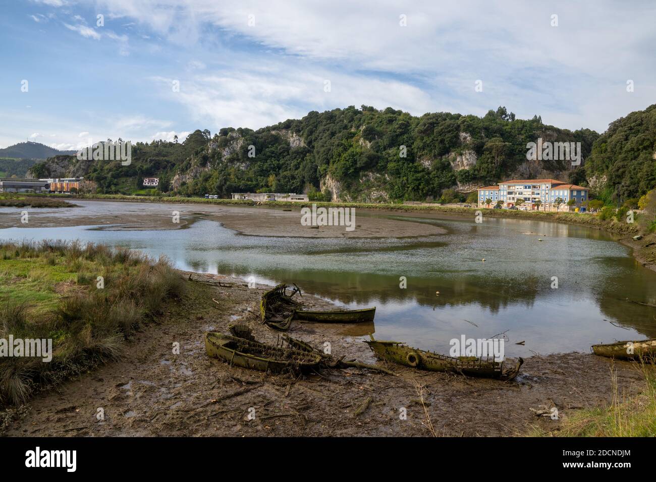 A view of the estuary of the Sella River in Asturias at low tide with ...