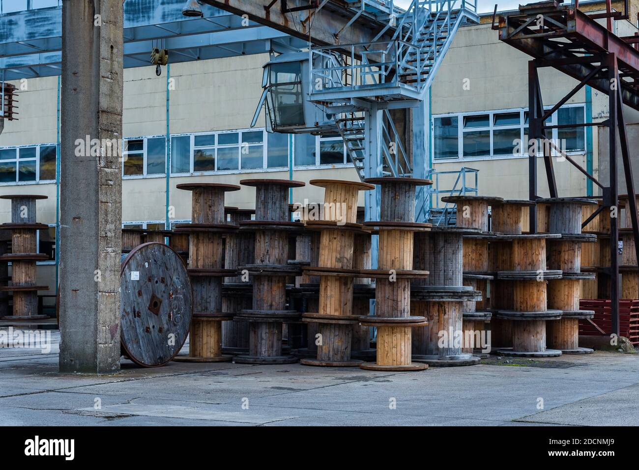 Empty cable drum hi-res stock photography and images - Alamy
