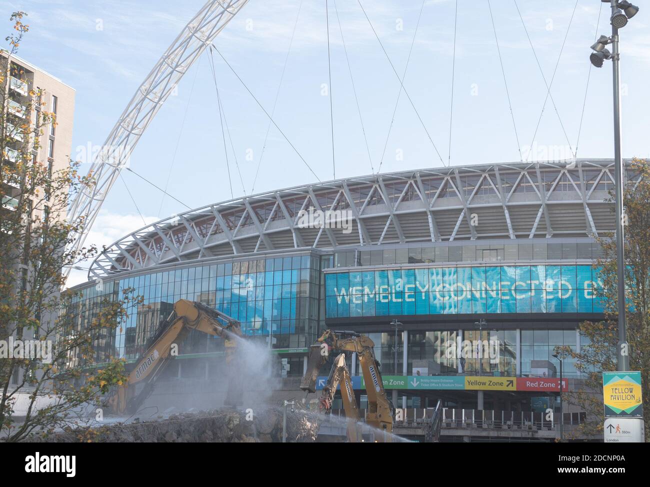 Football wembley walkway hi-res stock photography and images - Alamy