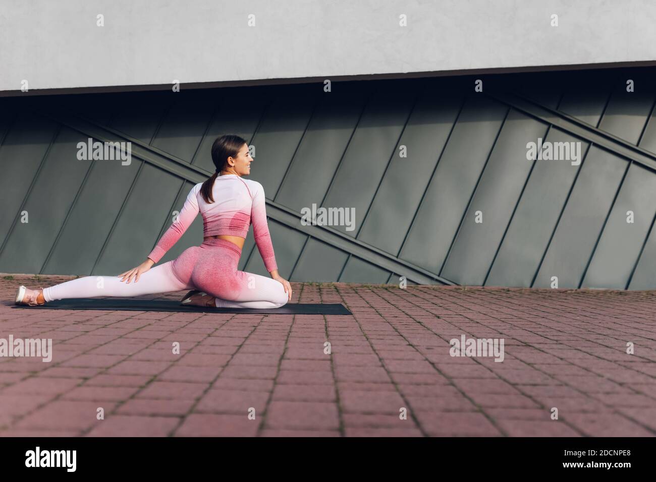 Beautiful figure hi-res stock photography and images - Alamy