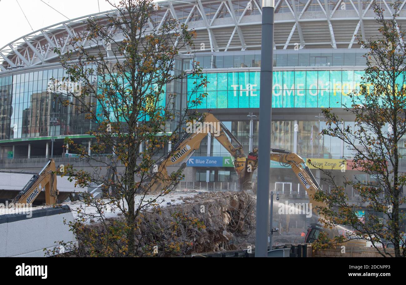 Wembley Stadium, UK. 22nd Nov, 2020. Building works are carried out at ...