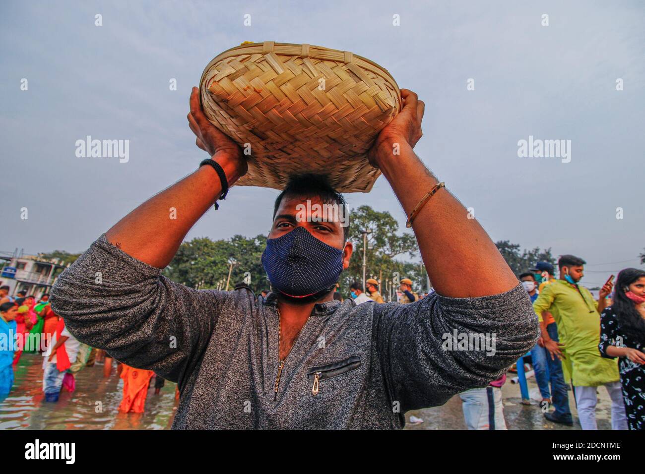Chhathi maiya hi-res stock photography and images - Alamy