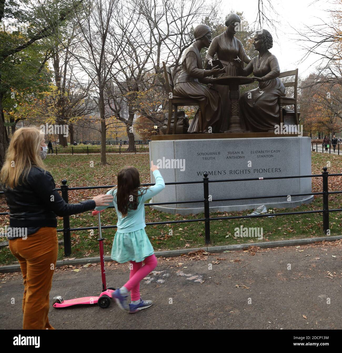 Elizabeth mom hi-res stock photography and images - Alamy