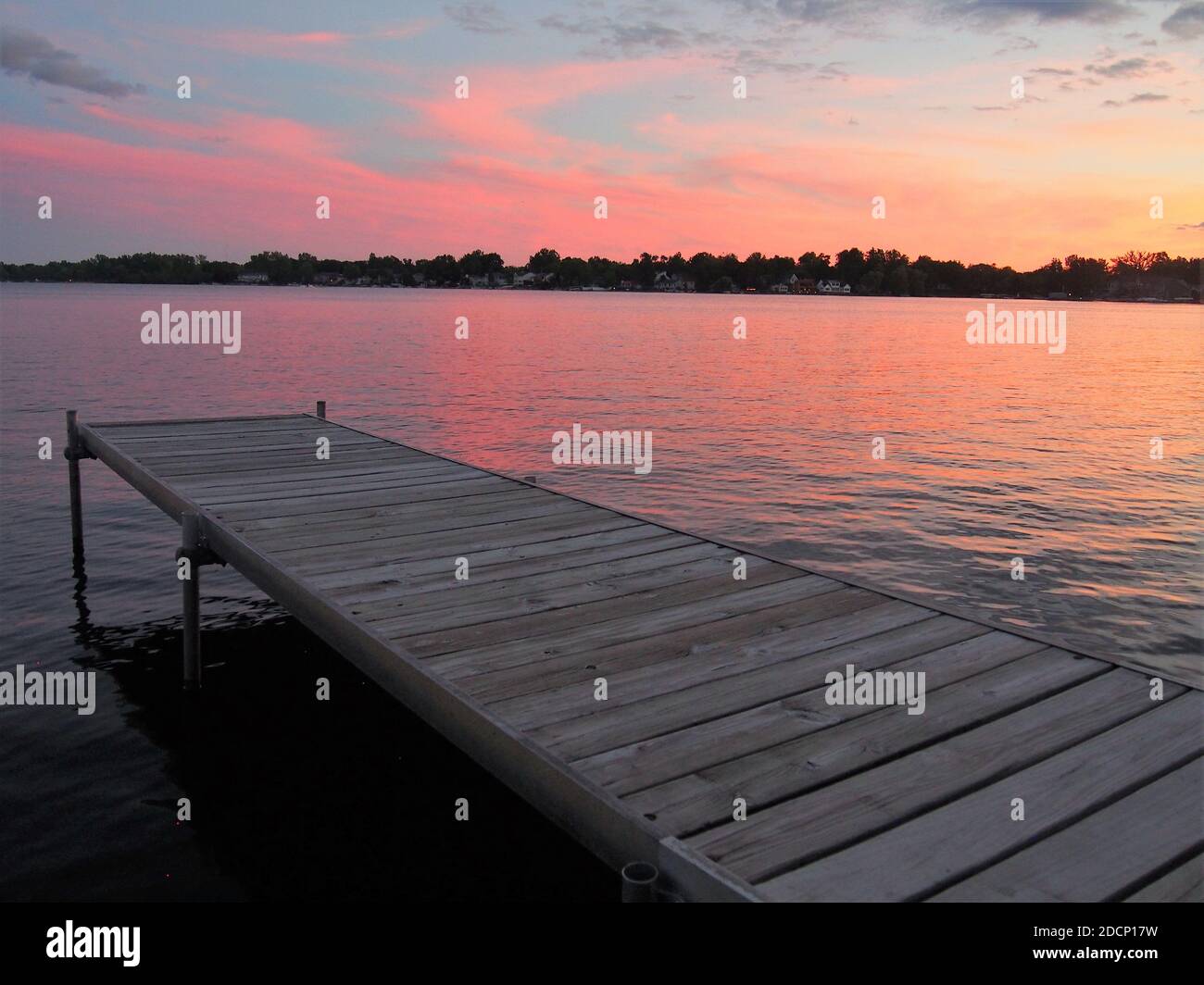 Old wooden dock hi-res stock photography and images - Alamy