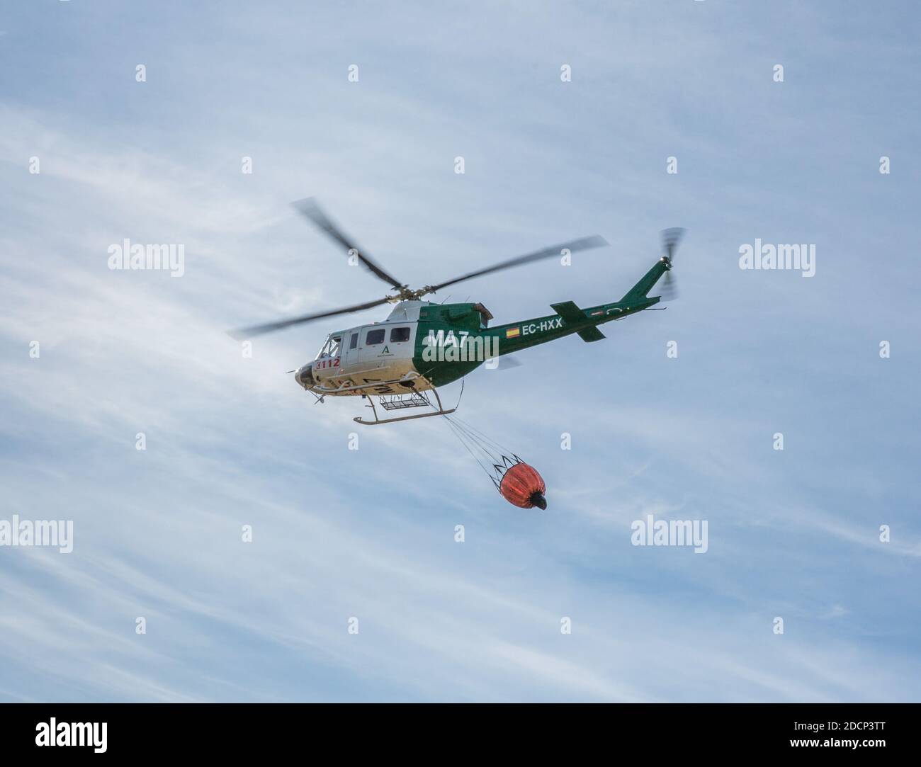 Helicopter putting out fire hi-res stock photography and images - Alamy