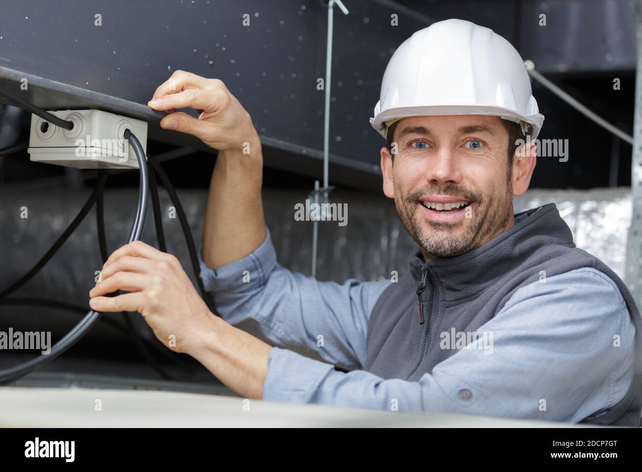 Installing cables hi-res stock photography and images - Alamy