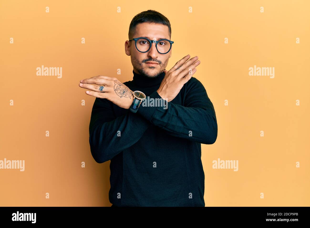 No tattoos sign hi-res stock photography and images - Alamy