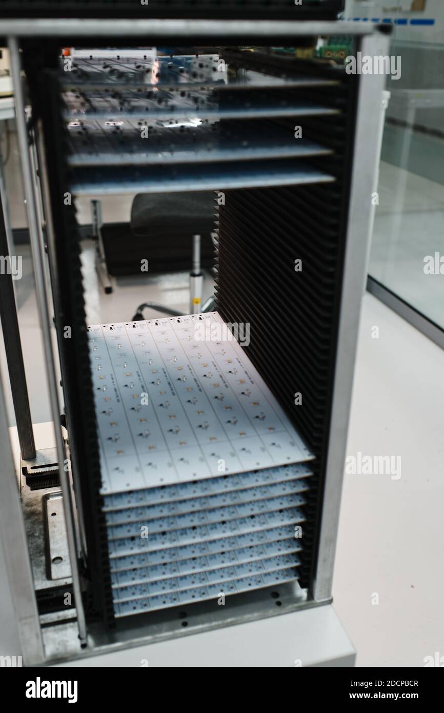 plate support box and mechanism Stock Photo - Alamy