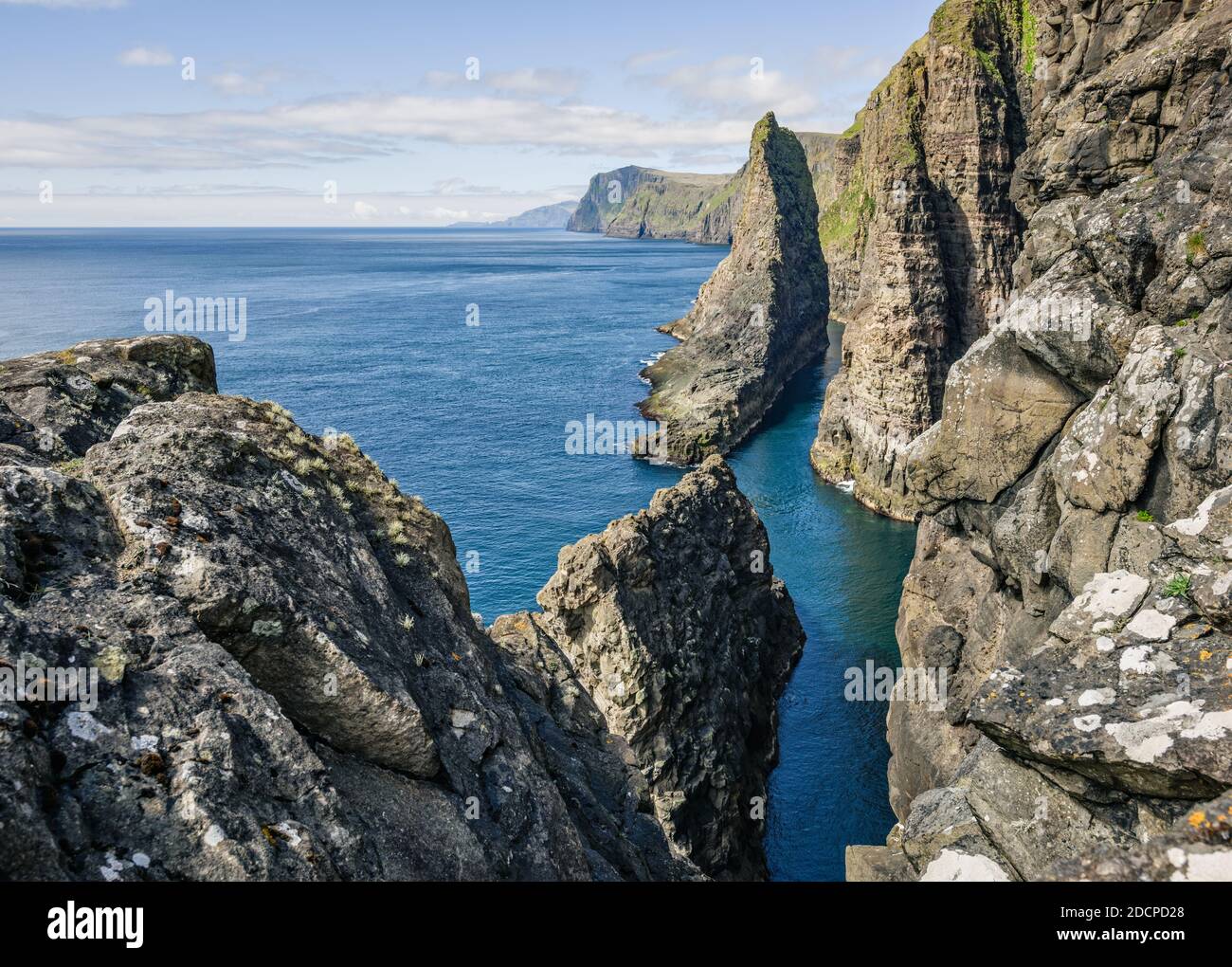 Peaceful scenic tropical view calm hi-res stock photography and images ...