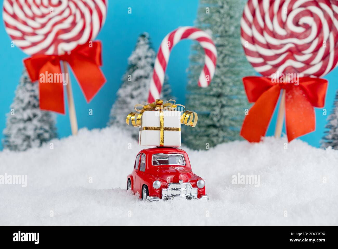 Christmas tree car roof hi-res stock photography and images - Alamy