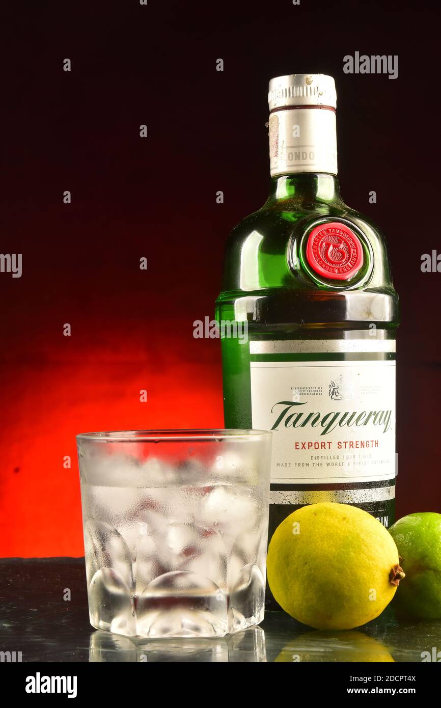 Tanqueray hi-res stock photography and images - Alamy