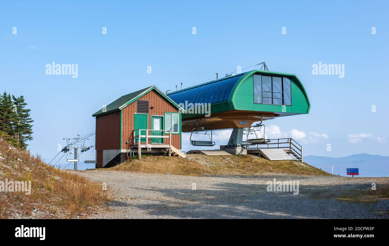 Chair lift top terminal hi-res stock photography and images - Alamy