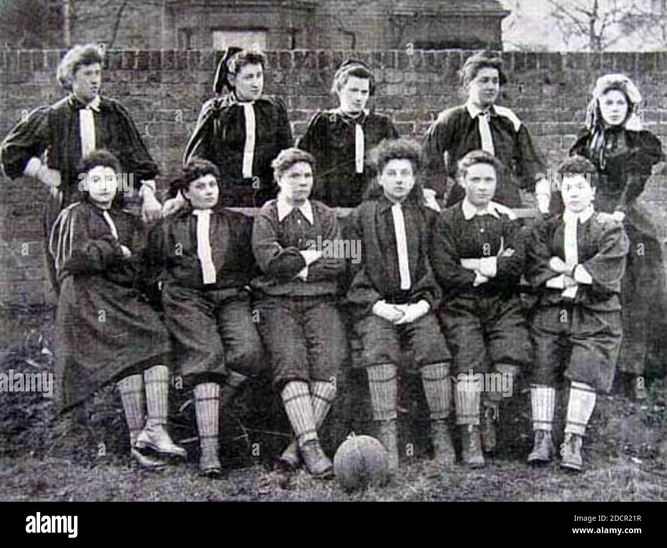 First british women's football team hi-res stock photography and images ...