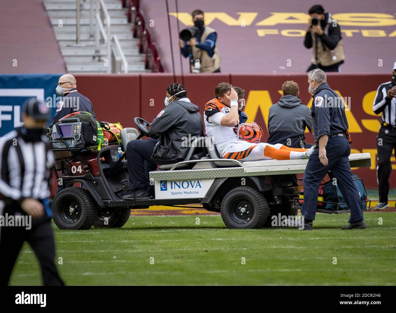 Joe burrow injury hi-res stock photography and images - Alamy