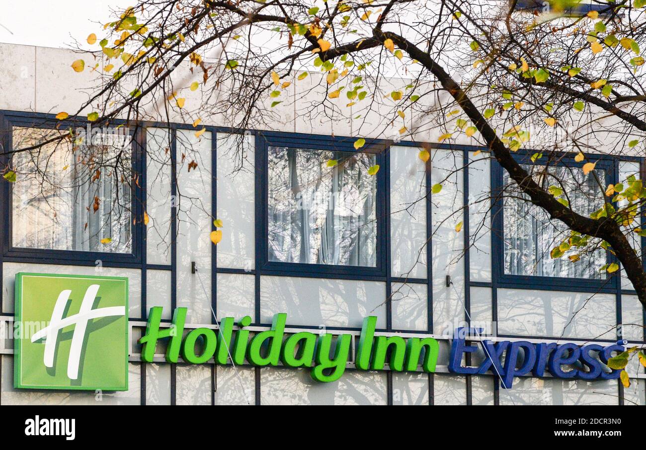 Berlin, Germany. 05th Nov, 2020. The lettering Holiday Inn Express on ...