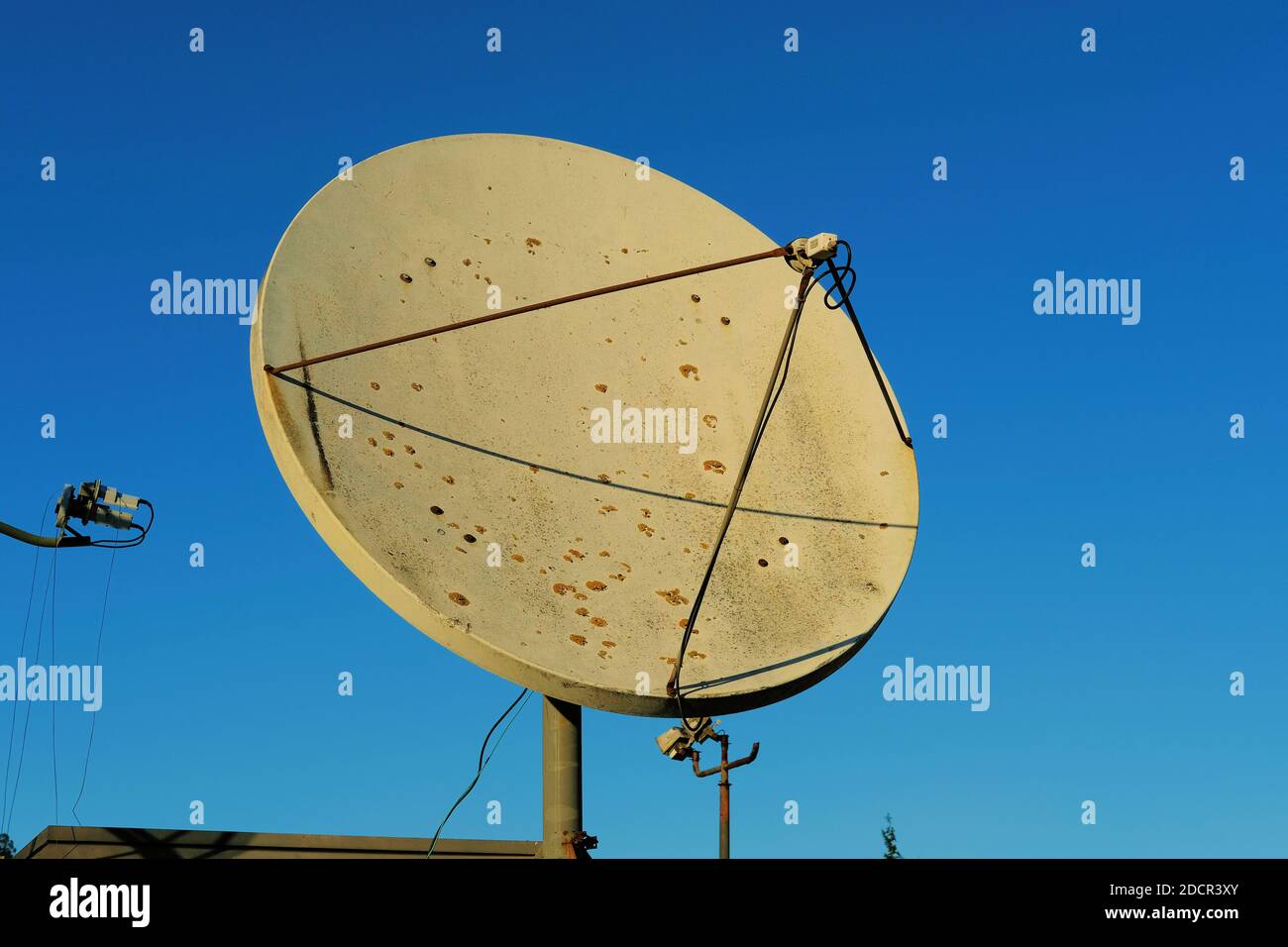 Complete panel satellite dish and antenna for television reception with ...