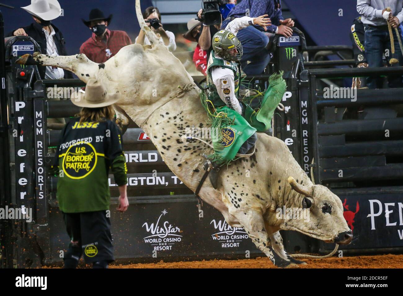 Arlington, Texas, USA. 15th Nov, 2020. Professional Bull Riders in ...