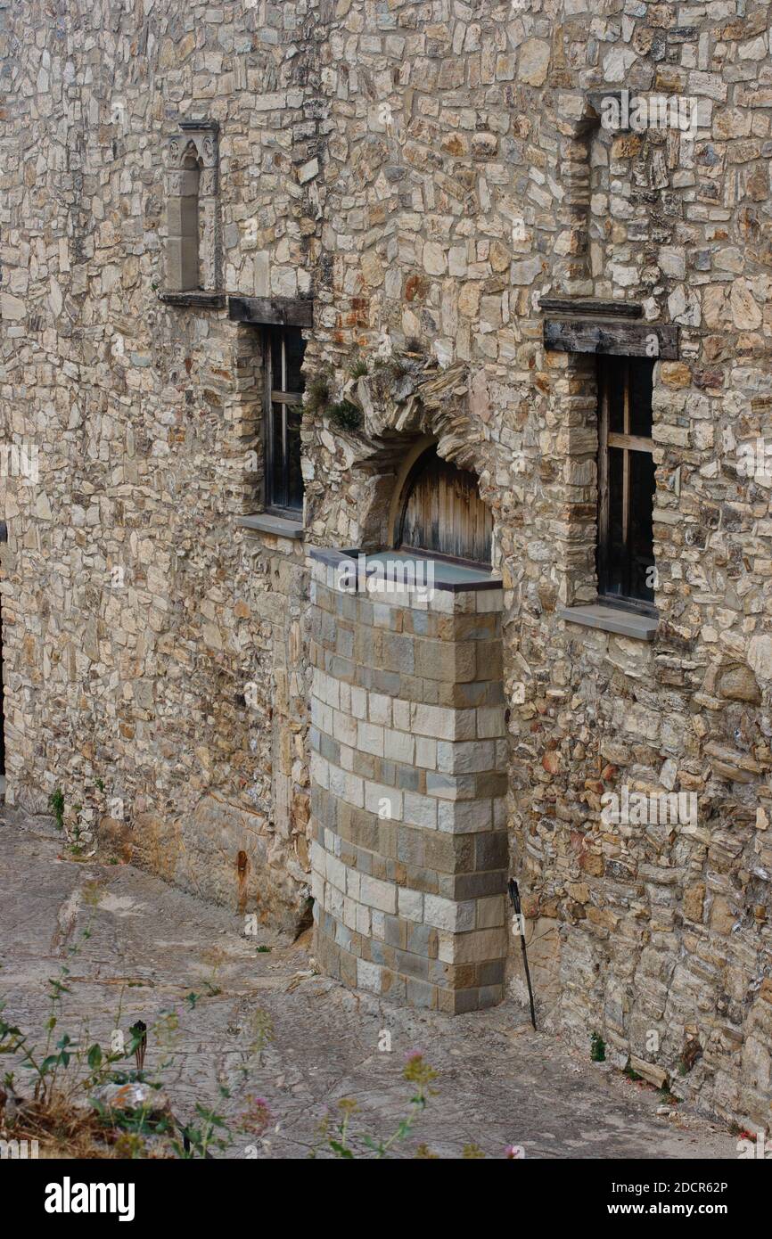 View of the Sperlinga castle in Sicily, Italy Stock Photo - Alamy