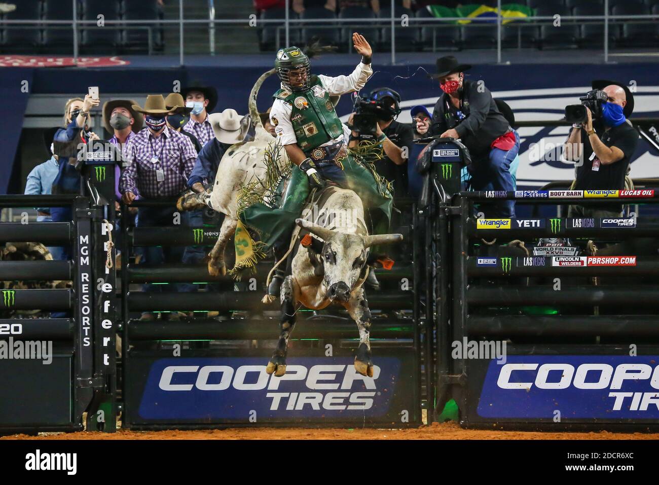Arlington, Texas, USA. 15th Nov, 2020. Professional Bull Riders in ...