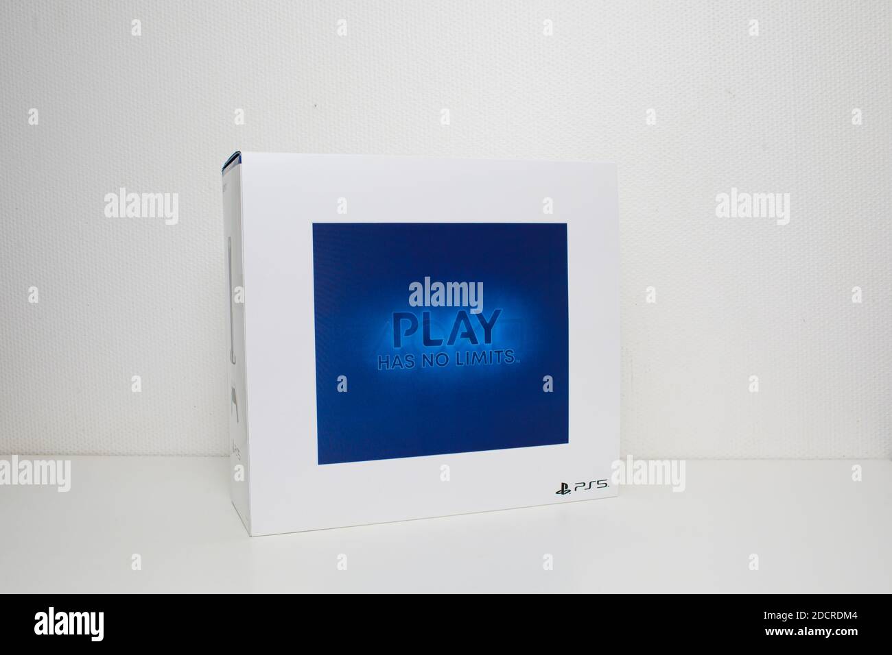 New PlayStation 5 Box Sony reveals PS5 console and games. Dual sense ...