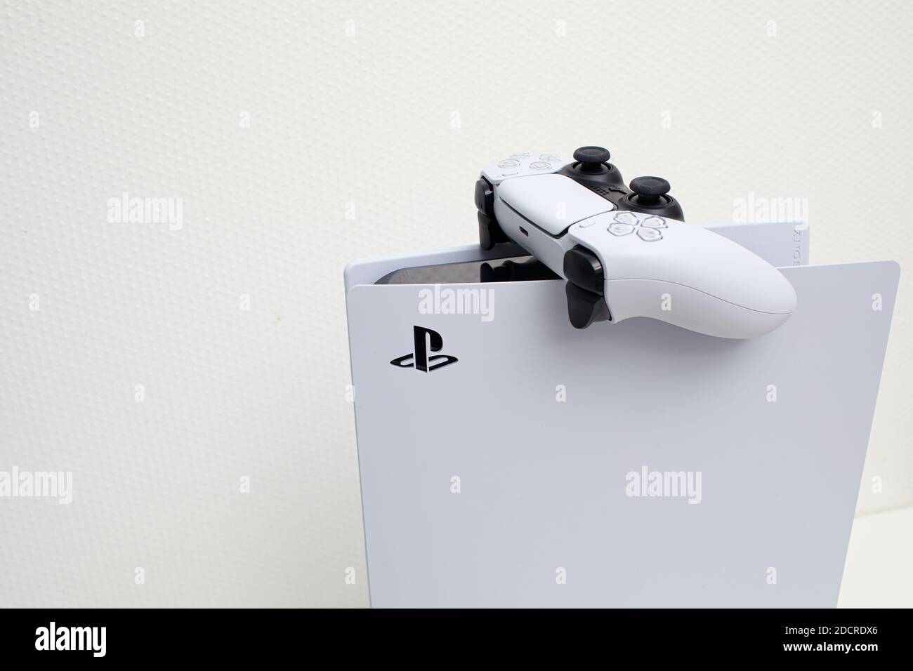 New PlayStation 5 Sony reveals PS5 console and games an ultra ...