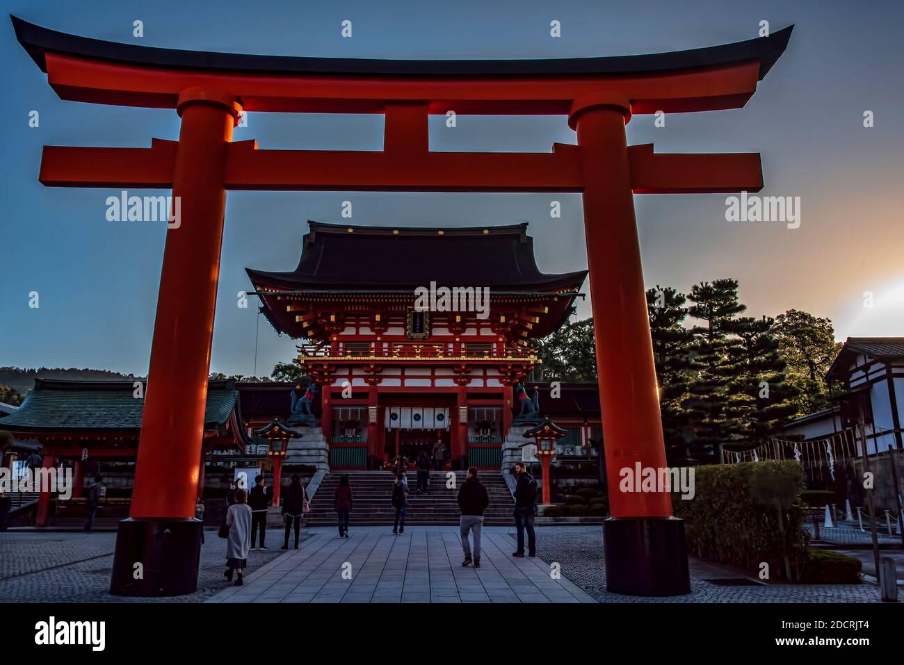 Main gate, romon, Fushimi Inari-taisha temple, patron of agriculture ...